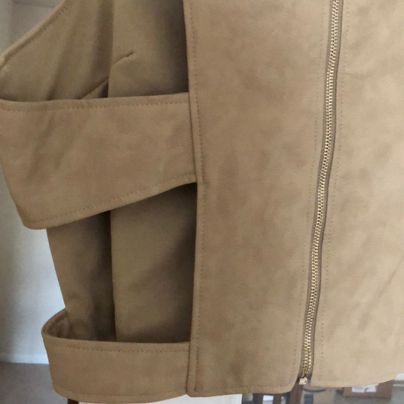 BLVD Collection | Tops | Leather Crop Top With Gold Zipper Detail ...